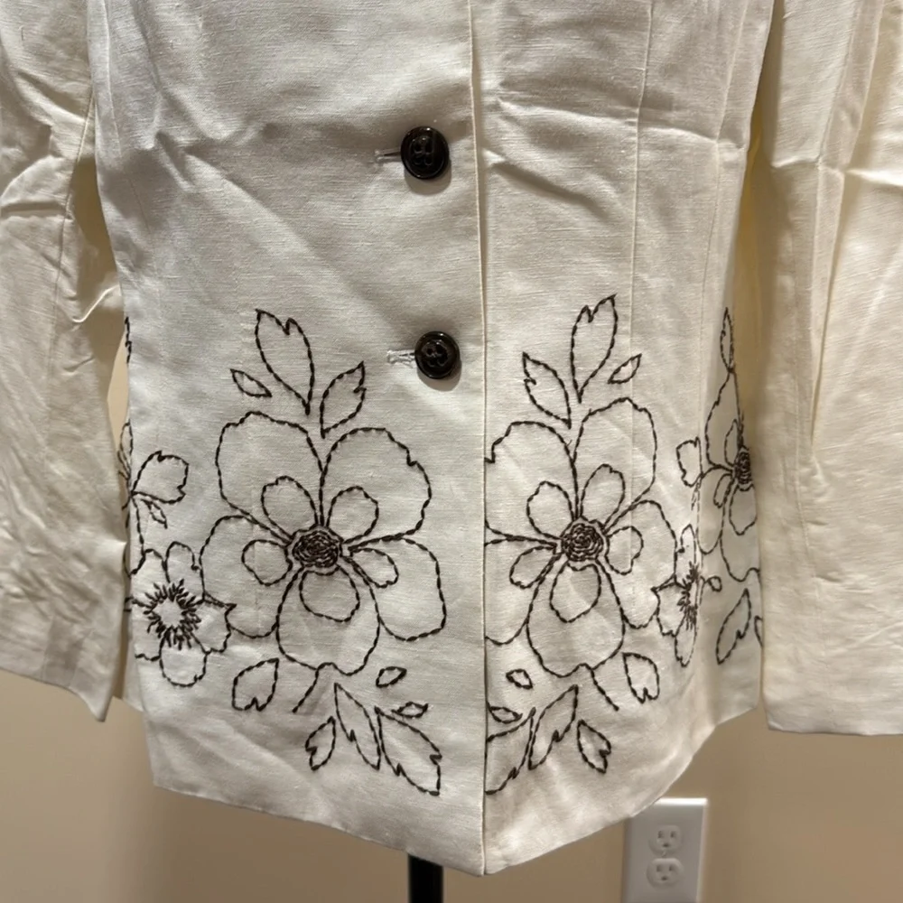 Jackets & Coats | Le Suit Cream Tailored Blazer With Floral Embroidery ...